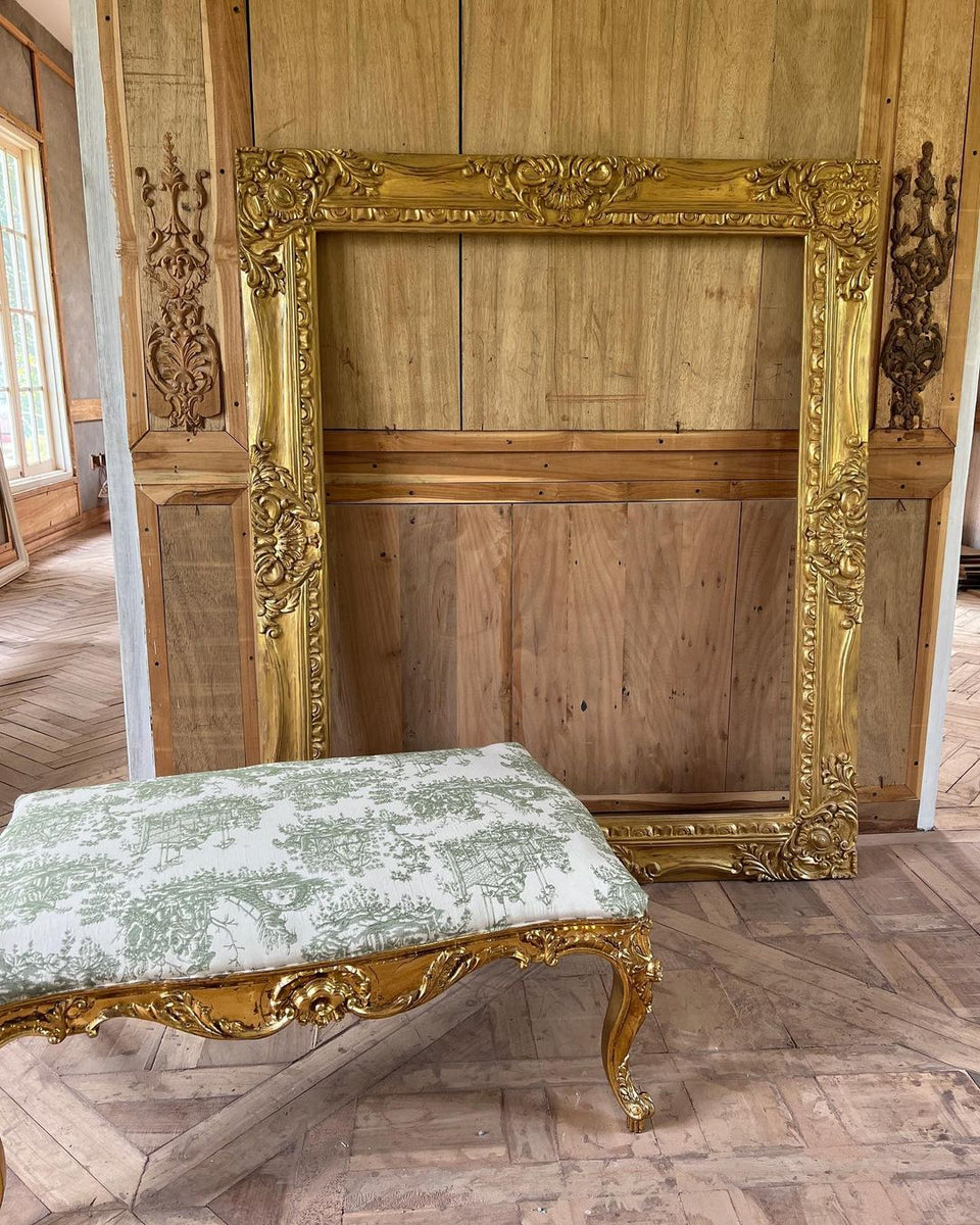 Louis XV bench in deep rococo – Parrot & Lily Pvt Ltd