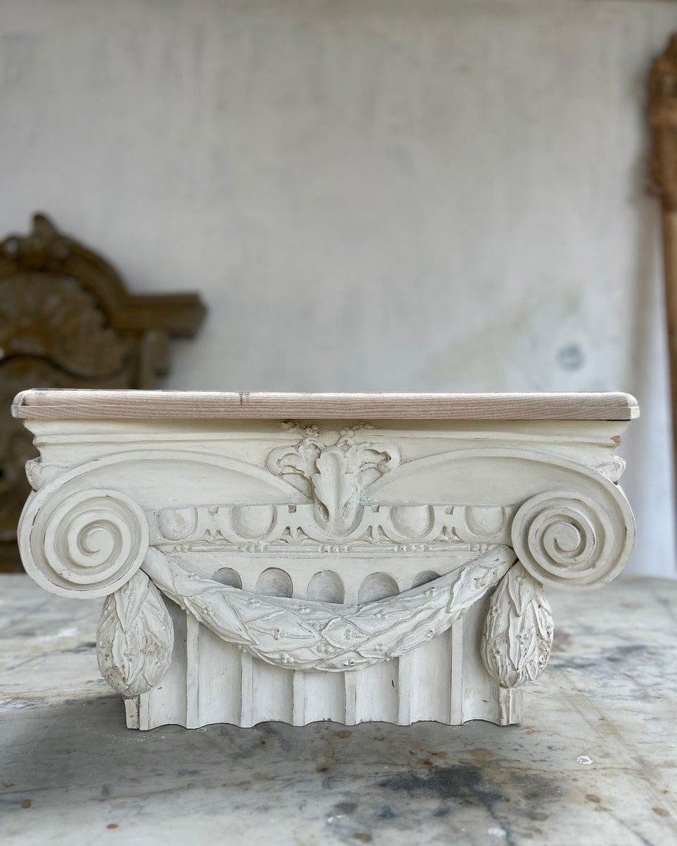 Ionic capital shelf – Parrot & Lily