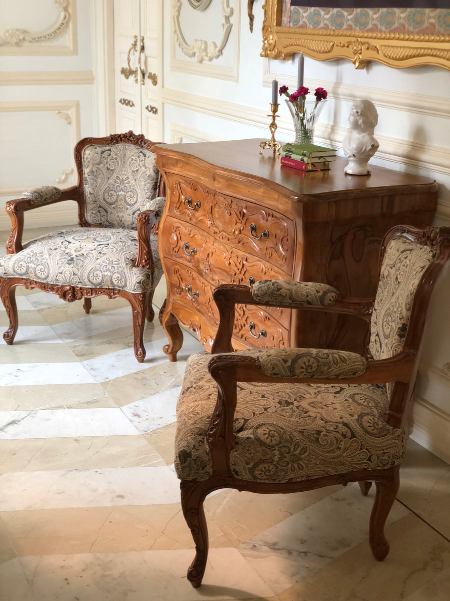 Pair of rococo fauteuils~ – Parrot & Lily